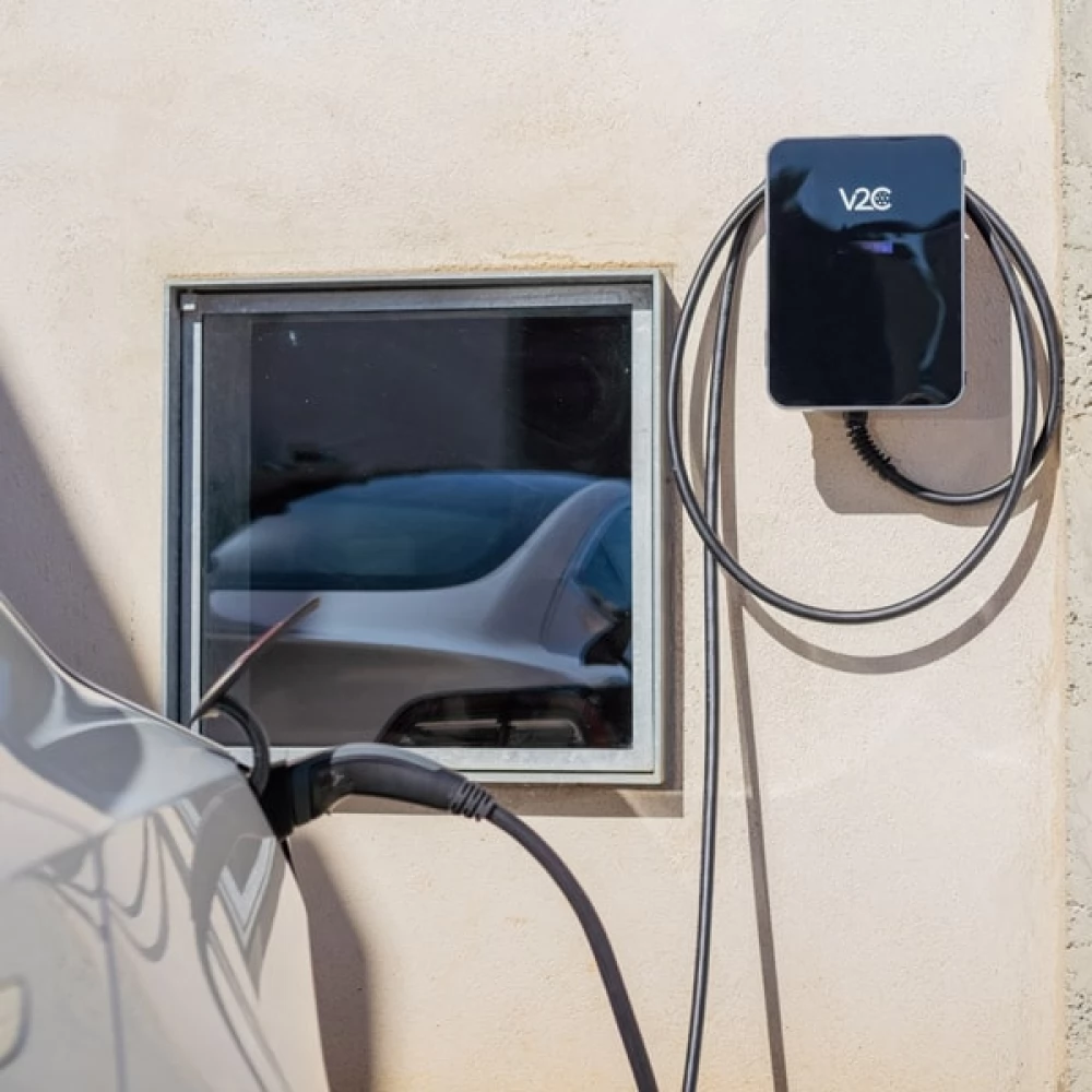 V2C Trydan Pro elektromos autó fali töltő (22 kW – 3x32A) (5m – Type 2 ...