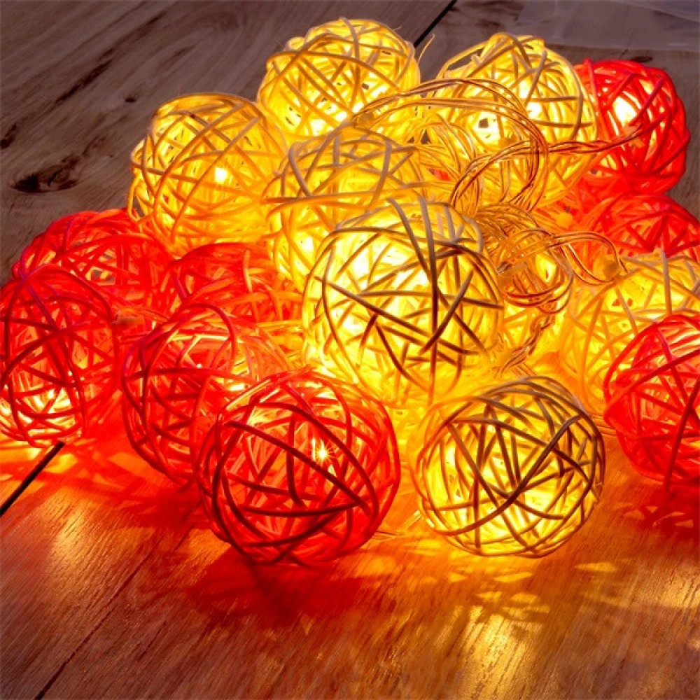 IRIS Sfera oblik fonott/rattan/4m/fehér/20kom LED-es/3xAA baterija ...