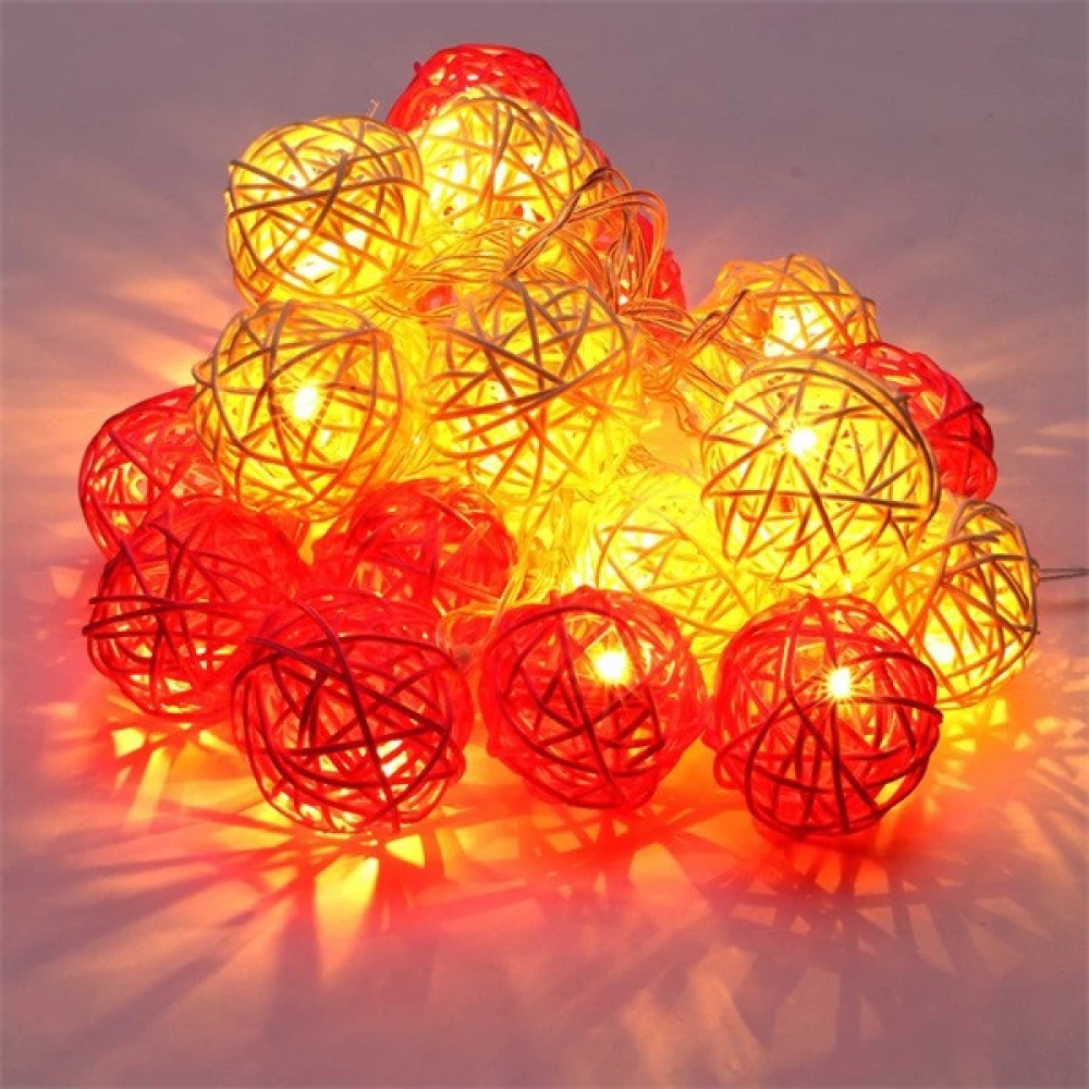 IRIS Sfera oblik fonott/rattan/4m/fehér/20kom LED-es/3xAA baterija ...