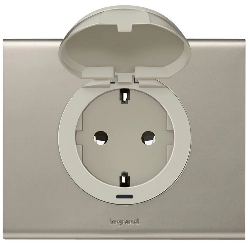 LEGRAND 2P+F grounded socket 067161 - iPoncomp.com
