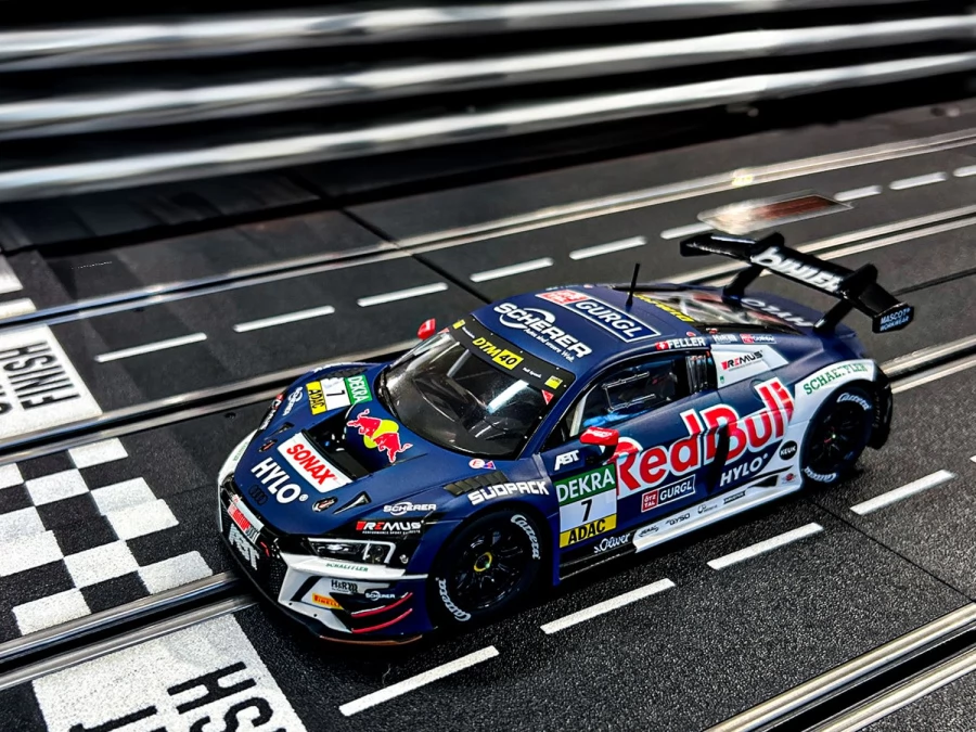 CARRERA-TOYS DIGITAL 124 Audi R8 LMS GT3 evo II Abt Sportsline Red Bull ...